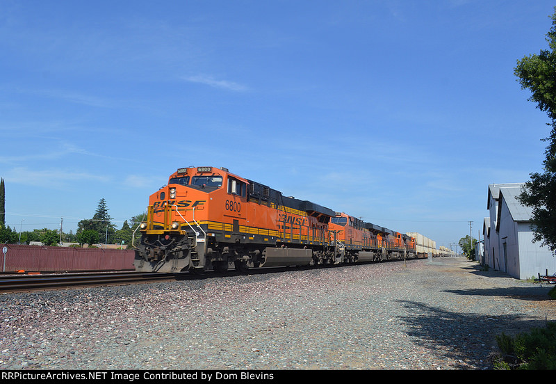 BNSF 6800
